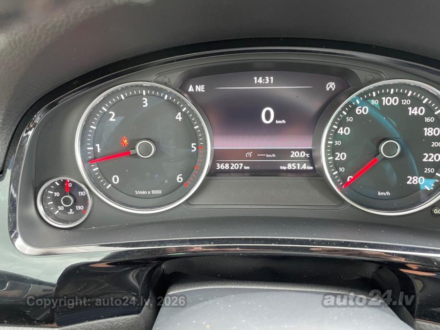 Melns Volkswagen Touareg 2011 Tartu, ar dzinēja tilpumu 3.00 L un nobraukumu 368 tūkst. km par 9990 €, foto 20 vietnē AUTOMOTO.COM.LV