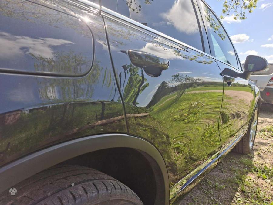 Black Volkswagen Touareg 2011 in Vilnius, with an engine capacity of 2.97 L and mileage of 315 thousand km for 10850 €, photo 11 on AUTOMOTO.COM.LV