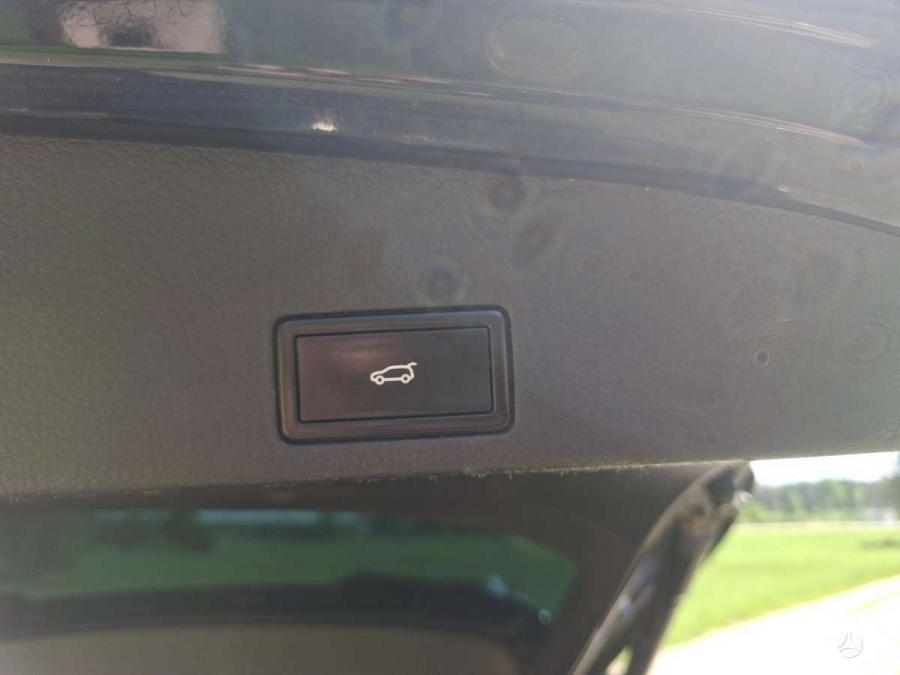 Black Volkswagen Touareg 2011 in Vilnius, with an engine capacity of 2.97 L and mileage of 315 thousand km for 10850 €, photo 34 on AUTOMOTO.COM.LV