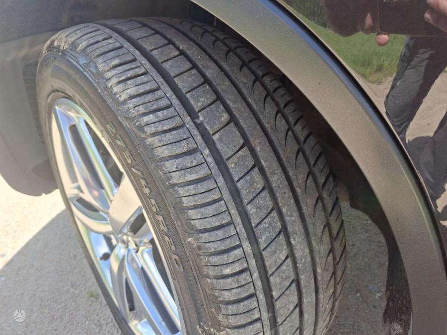 Black Volkswagen Touareg 2011 in Vilnius, with an engine capacity of 2.97 L and mileage of 315 thousand km for 10850 €, photo 38 on AUTOMOTO.COM.LV