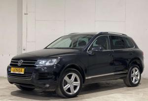Melns Volkswagen Touareg 2011 Klaipėda, ar dzinēja tilpumu 4.13 L un nobraukumu 333 tūkst. km par 10500 €, foto 8 vietnē AUTOMOTO.COM.LV