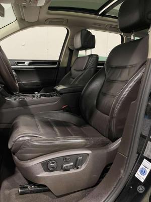 Melns Volkswagen Touareg 2011 Klaipėda, ar dzinēja tilpumu 4.13 L un nobraukumu 333 tūkst. km par 10500 €, foto 16 vietnē AUTOMOTO.COM.LV