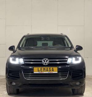 Melns Volkswagen Touareg 2011 Klaipėda, ar dzinēja tilpumu 4.13 L un nobraukumu 333 tūkst. km par 10500 €, foto 24 vietnē AUTOMOTO.COM.LV