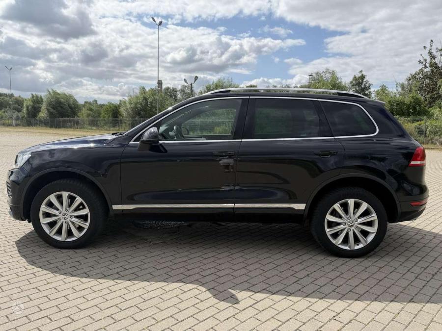 Melns Volkswagen Touareg 2011 Marijampole, ar dzinēja tilpumu 2.97 L un nobraukumu 298 tūkst. km par 10200 €, foto 3 vietnē AUTOMOTO.COM.LV