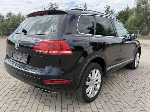 Melns Volkswagen Touareg 2011 Marijampole, ar dzinēja tilpumu 2.97 L un nobraukumu 298 tūkst. km par 10200 €, foto 6 vietnē AUTOMOTO.COM.LV