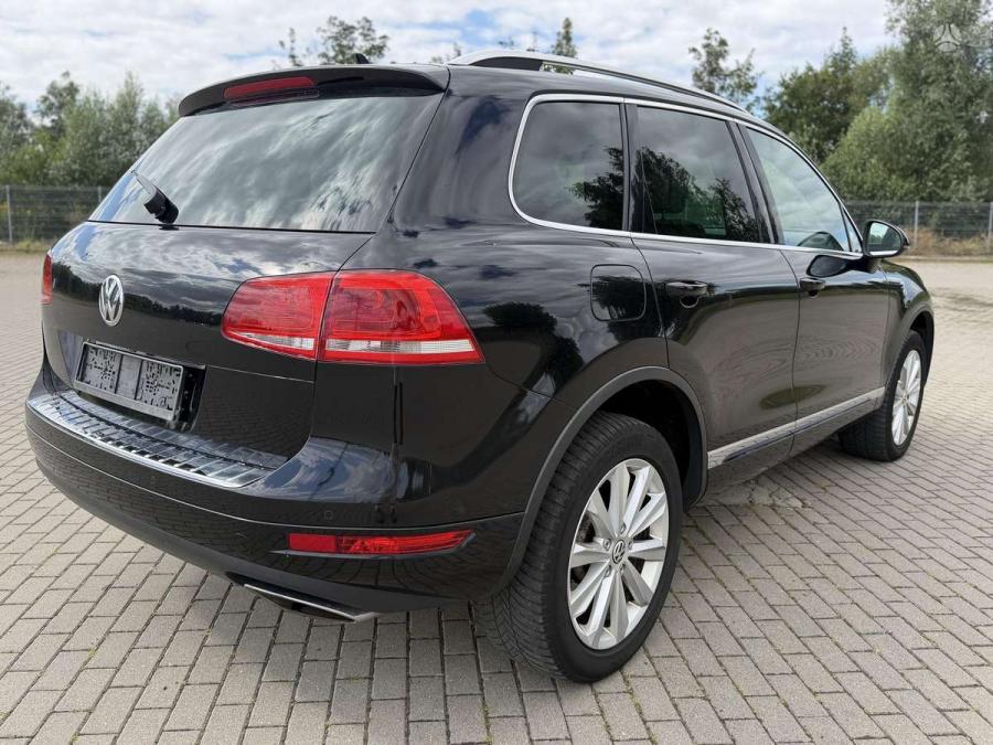 Melns Volkswagen Touareg 2011 Marijampole, ar dzinēja tilpumu 2.97 L un nobraukumu 298 tūkst. km par 10200 €, foto 6 vietnē AUTOMOTO.COM.LV