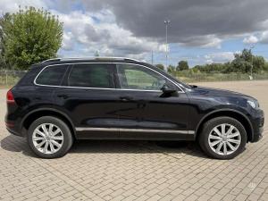 Melns Volkswagen Touareg 2011 Marijampole, ar dzinēja tilpumu 2.97 L un nobraukumu 298 tūkst. km par 10200 €, foto 7 vietnē AUTOMOTO.COM.LV