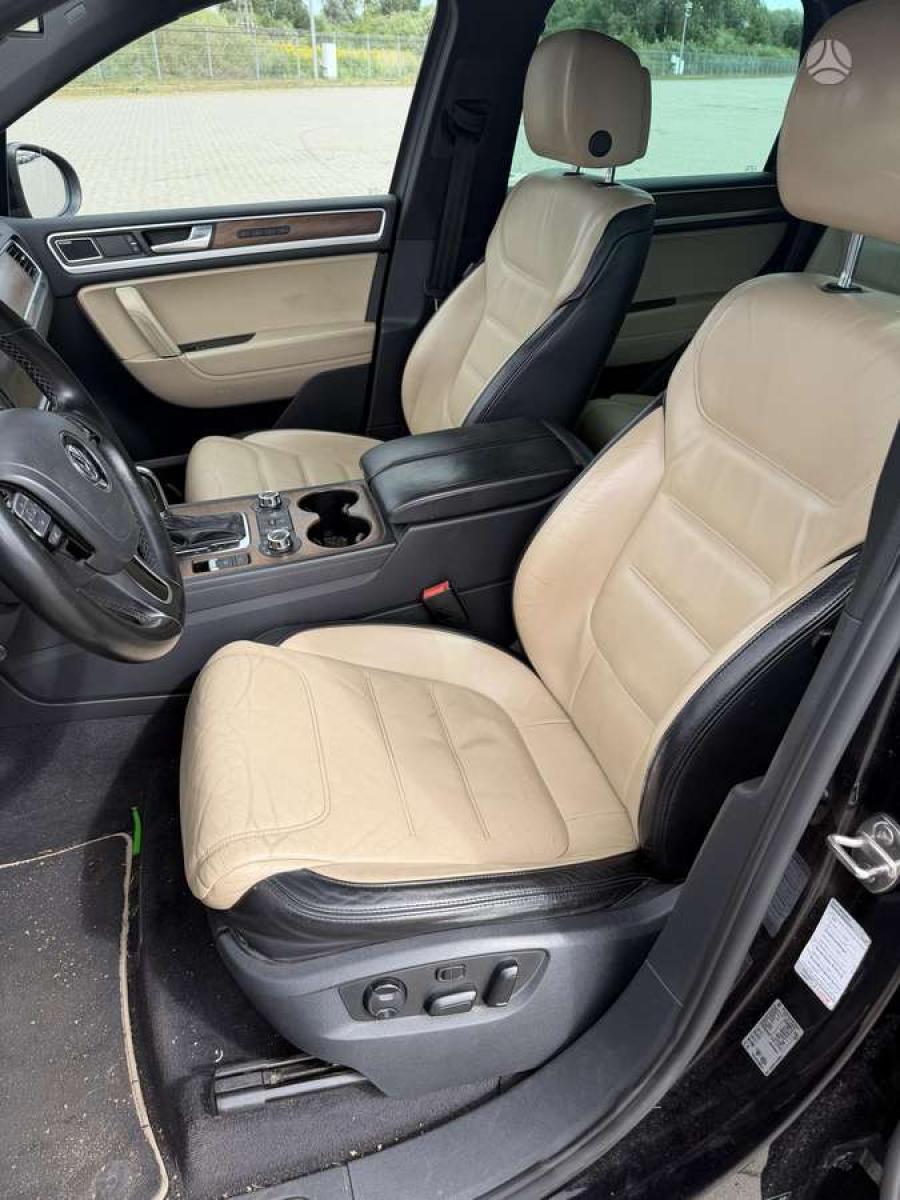 Melns Volkswagen Touareg 2011 Marijampole, ar dzinēja tilpumu 2.97 L un nobraukumu 298 tūkst. km par 10200 €, foto 19 vietnē AUTOMOTO.COM.LV