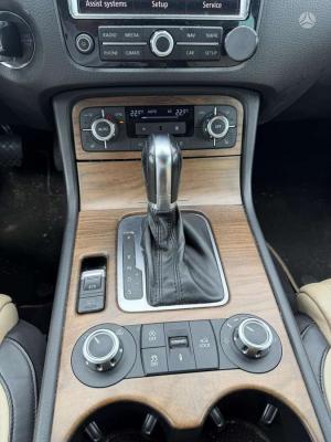 Melns Volkswagen Touareg 2011 Marijampole, ar dzinēja tilpumu 2.97 L un nobraukumu 297 tūkst. km par 9999 €, foto 16 vietnē AUTOMOTO.COM.LV