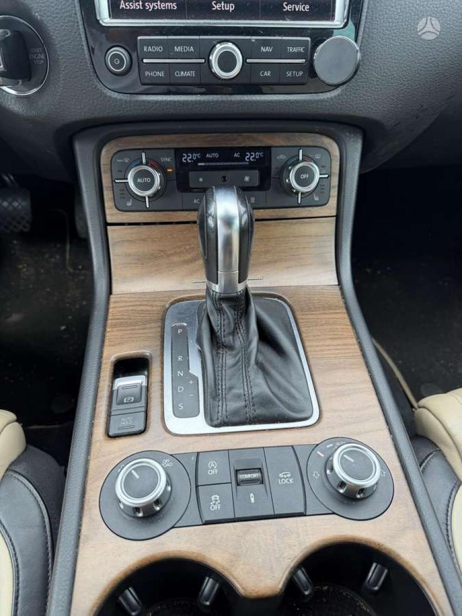 Melns Volkswagen Touareg 2011 Marijampole, ar dzinēja tilpumu 2.97 L un nobraukumu 297 tūkst. km par 9999 €, foto 16 vietnē AUTOMOTO.COM.LV