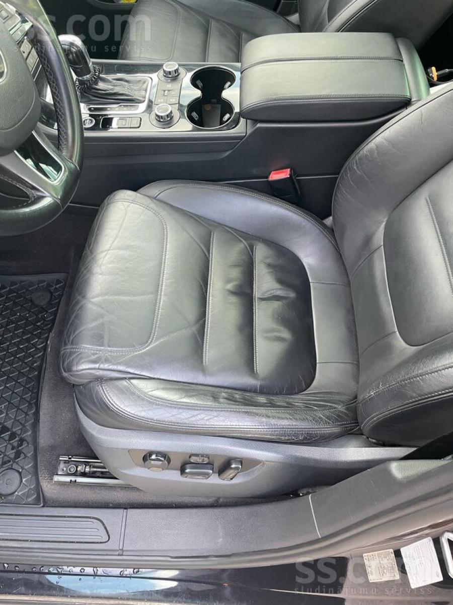 Melns Volkswagen Touareg 2011 Rīga, ar dzinēja tilpumu 3.00 L un nobraukumu 309 tūkst. km par 12000 €, foto 10 vietnē AUTOMOTO.COM.LV