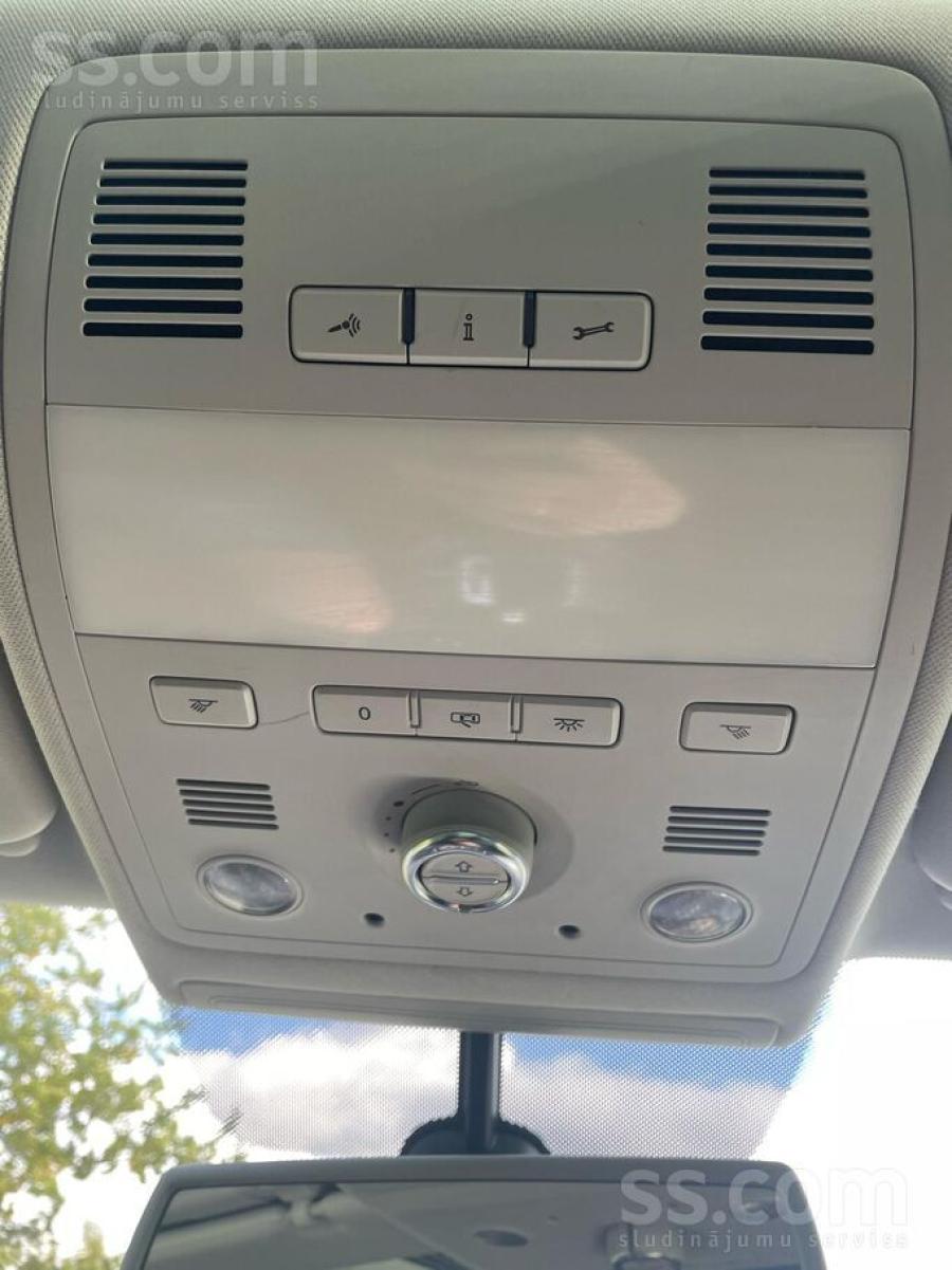 Melns Volkswagen Touareg 2011 Rīga, ar dzinēja tilpumu 3.00 L un nobraukumu 309 tūkst. km par 12000 €, foto 12 vietnē AUTOMOTO.COM.LV