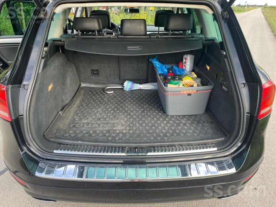 Melns Volkswagen Touareg 2011 Rīga, ar dzinēja tilpumu 3.00 L un nobraukumu 309 tūkst. km par 12000 €, foto 19 vietnē AUTOMOTO.COM.LV