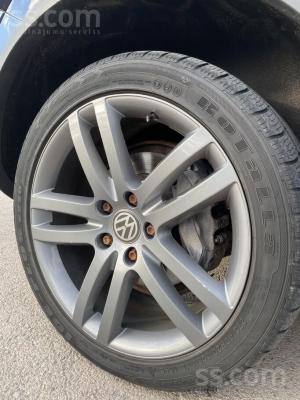 Melns Volkswagen Touareg 2011 Rīga, ar dzinēja tilpumu 3.00 L un nobraukumu 309 tūkst. km par 12000 €, foto 22 vietnē AUTOMOTO.COM.LV