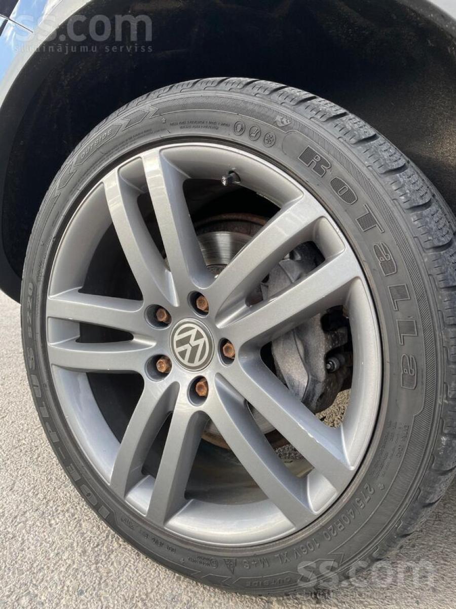 Melns Volkswagen Touareg 2011 Rīga, ar dzinēja tilpumu 3.00 L un nobraukumu 309 tūkst. km par 12000 €, foto 22 vietnē AUTOMOTO.COM.LV