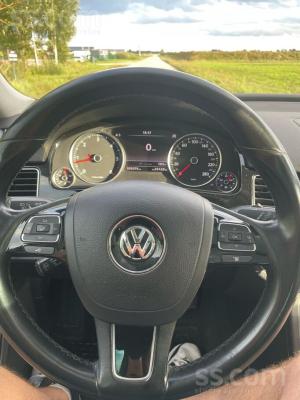 Melns Volkswagen Touareg 2011 Rīga, ar dzinēja tilpumu 3.00 L un nobraukumu 309 tūkst. km par 12000 €, foto 23 vietnē AUTOMOTO.COM.LV