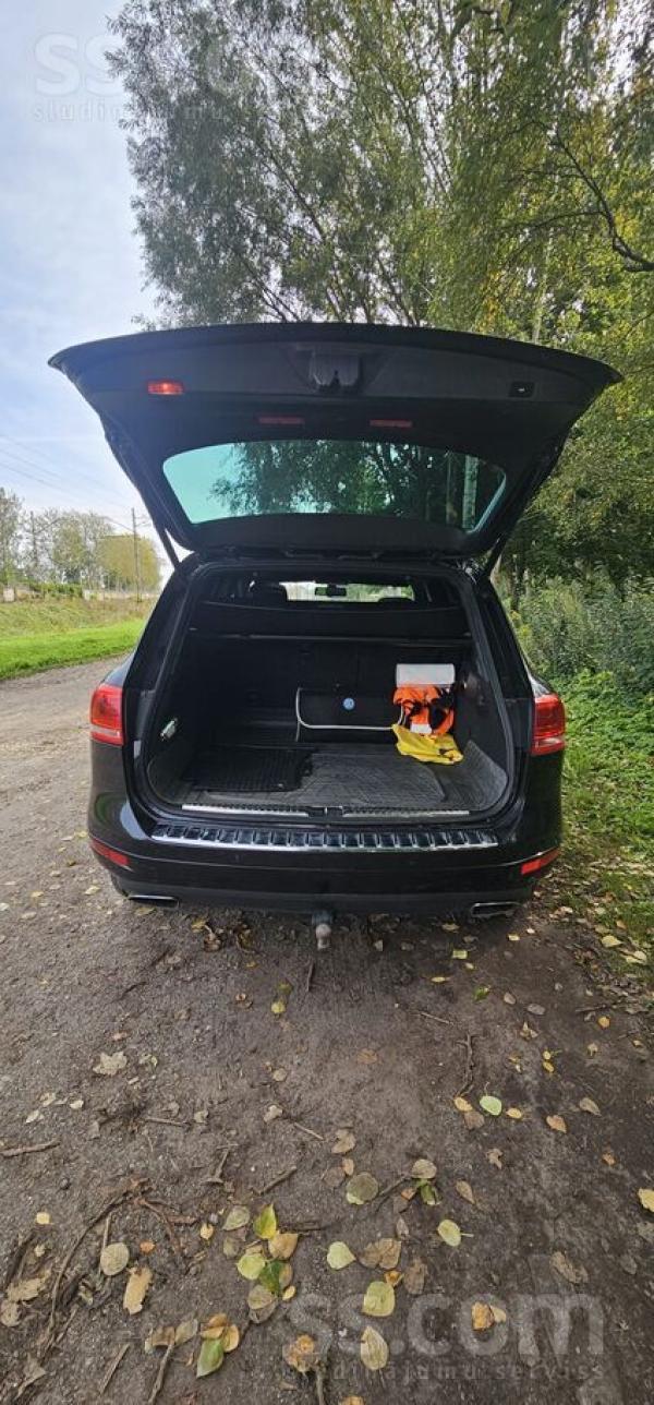 Volkswagen Touareg 2011 Rīga vietnē Melns Volkswagen Touareg 2011 Rīga, ar dzinēja tilpumu 3.00 L un nobraukumu 325 tūkst. km par 13000 €, foto 8 vietnē AUTOMOTO.COM.LV