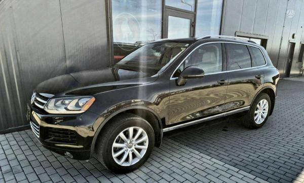 Melns Volkswagen Touareg 2012 Šauļi, ar dzinēja tilpumu 3.60 L un nobraukumu 180 tūkst. km par 8990 €, foto 5 vietnē AUTOMOTO.COM.LV