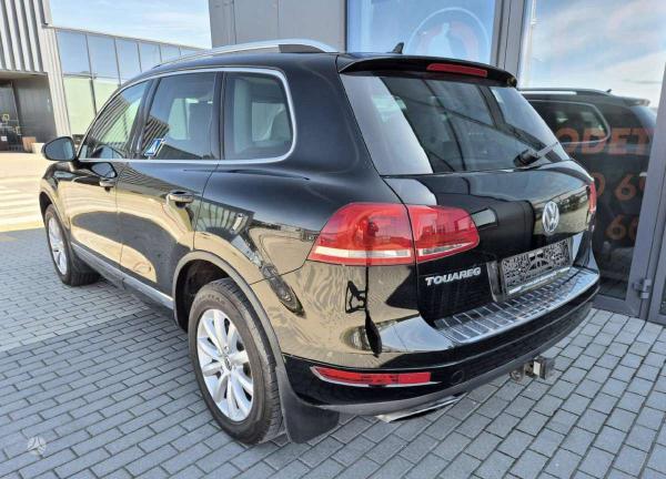 Melns Volkswagen Touareg 2012 Šauļi, ar dzinēja tilpumu 3.60 L un nobraukumu 180 tūkst. km par 8990 €, foto 6 vietnē AUTOMOTO.COM.LV