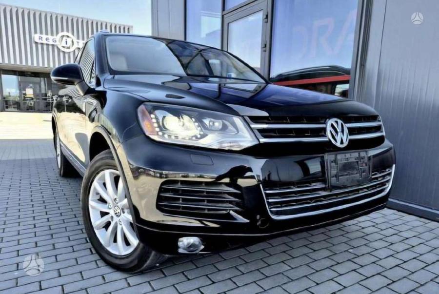 Melns Volkswagen Touareg 2012 Šauļi, ar dzinēja tilpumu 3.60 L un nobraukumu 210 tūkst. km par 8990 €, foto 2 vietnē AUTOMOTO.COM.LV