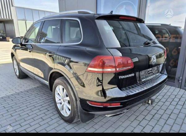 Melns Volkswagen Touareg 2012 Šauļi, ar dzinēja tilpumu 3.60 L un nobraukumu 210 tūkst. km par 8990 €, foto 5 vietnē AUTOMOTO.COM.LV