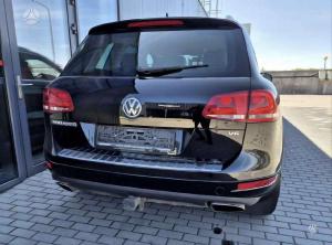 Melns Volkswagen Touareg 2012 Šauļi, ar dzinēja tilpumu 3.60 L un nobraukumu 210 tūkst. km par 8990 €, foto 14 vietnē AUTOMOTO.COM.LV