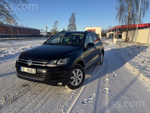Black Volkswagen Touareg 2012 in Ogre, with an engine capacity of 3.00 L and mileage of 236 thousand km for 12500 €, photo 2 on AUTOMOTO.COM.LV