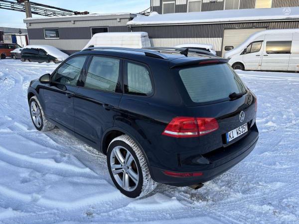 Melns Volkswagen Touareg 2012 Mažeikiai, ar dzinēja tilpumu 2.97 L un nobraukumu 178 tūkst. km par 8999 €, foto 2 vietnē AUTOMOTO.COM.LV