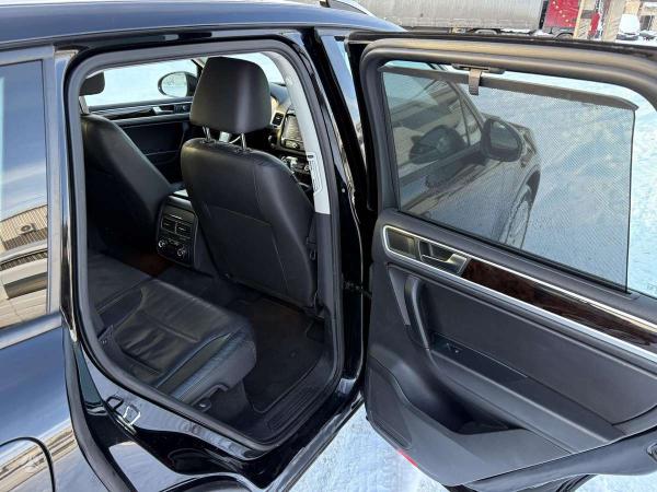 Melns Volkswagen Touareg 2012 Mažeikiai, ar dzinēja tilpumu 2.97 L un nobraukumu 178 tūkst. km par 8999 €, foto 11 vietnē AUTOMOTO.COM.LV
