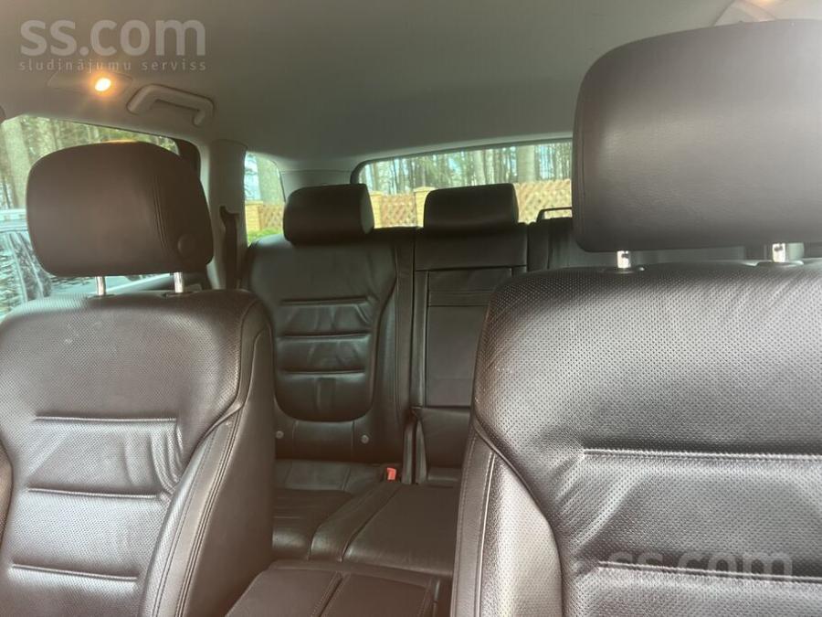 Melns Volkswagen Touareg 2012 Ogre, ar dzinēja tilpumu 3.00 L un nobraukumu 164 tūkst. km par 12250 €, foto 8 vietnē AUTOMOTO.COM.LV