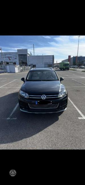 Melns Volkswagen Touareg 2012 Kauņa, ar dzinēja tilpumu 2.97 L un nobraukumu 295 tūkst. km par 14499 €, foto 2 vietnē AUTOMOTO.COM.LV