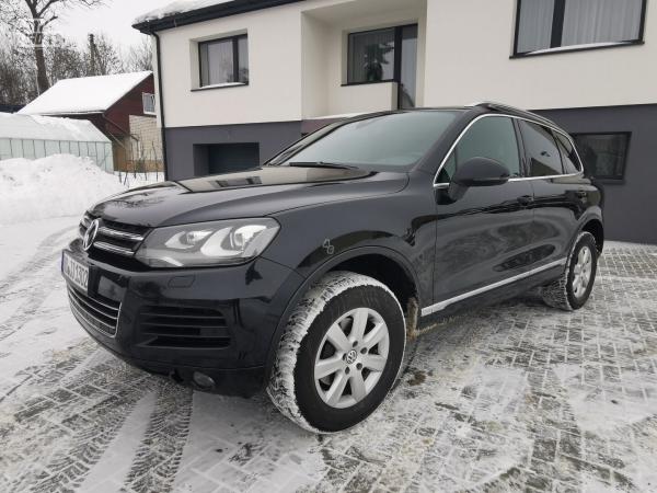 Melns Volkswagen Touareg 2012 Telšiai, ar dzinēja tilpumu 3.00 L un nobraukumu 349 tūkst. km par 10400 €, foto 3 vietnē AUTOMOTO.COM.LV