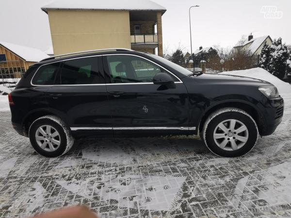 Melns Volkswagen Touareg 2012 Telšiai, ar dzinēja tilpumu 3.00 L un nobraukumu 349 tūkst. km par 10400 €, foto 6 vietnē AUTOMOTO.COM.LV