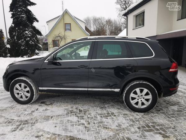 Melns Volkswagen Touareg 2012 Telšiai, ar dzinēja tilpumu 3.00 L un nobraukumu 349 tūkst. km par 10400 €, foto 8 vietnē AUTOMOTO.COM.LV