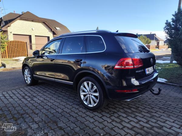Melns Volkswagen Touareg 2012 Marijampole, ar dzinēja tilpumu 3.00 L un nobraukumu 257 tūkst. km par 11999 €, foto 3 vietnē AUTOMOTO.COM.LV