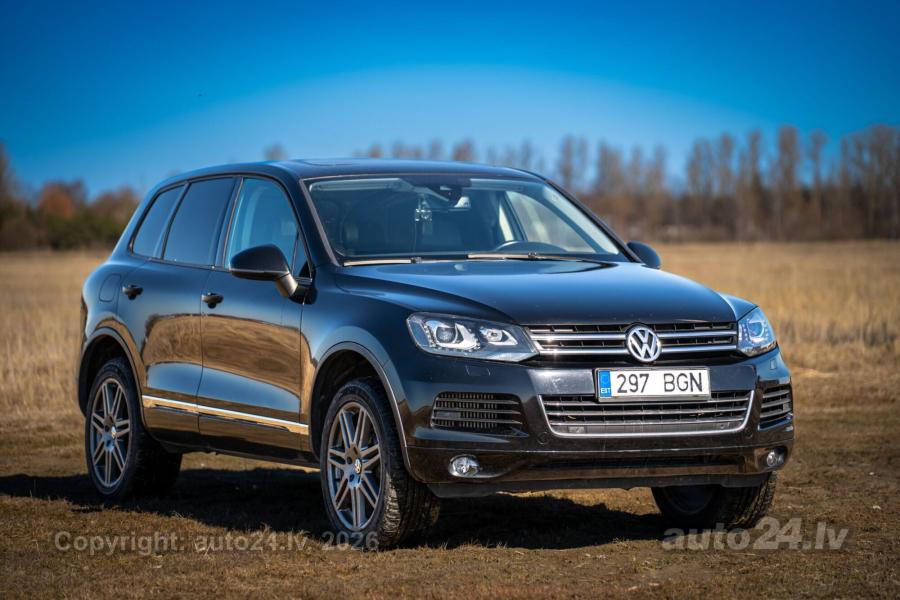 Melns Volkswagen Touareg 2012 Pērnava, ar dzinēja tilpumu 3.00 L un nobraukumu 407 tūkst. km par 10999 €, foto 4 vietnē AUTOMOTO.COM.LV