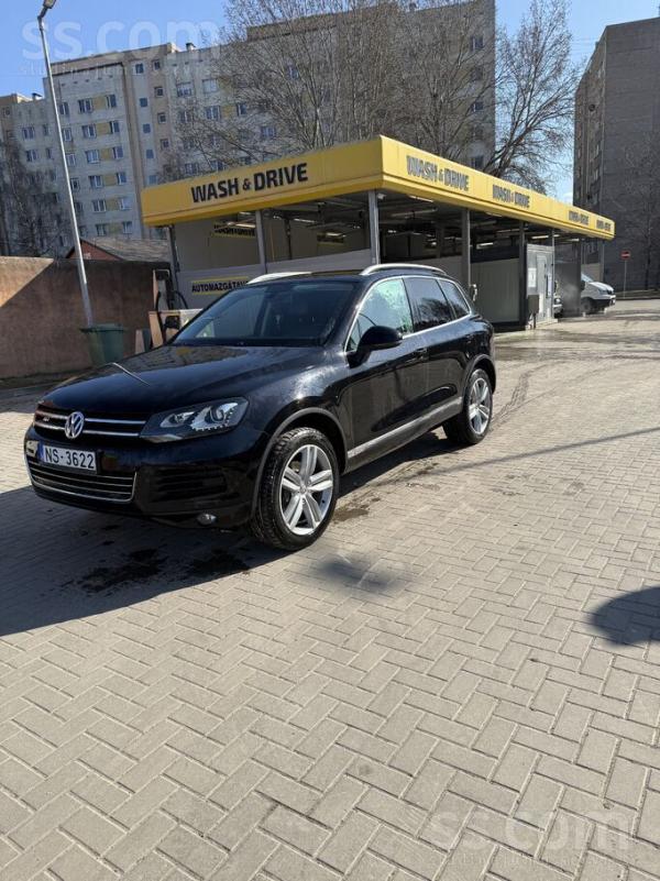 Melns Volkswagen Touareg 2012 Jelgava, ar dzinēja tilpumu 3.00 L un nobraukumu 330 tūkst. km par 13300 €, foto 2 vietnē AUTOMOTO.COM.LV