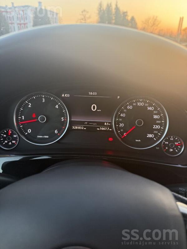 Melns Volkswagen Touareg 2012 Jelgava, ar dzinēja tilpumu 3.00 L un nobraukumu 330 tūkst. km par 13300 €, foto 4 vietnē AUTOMOTO.COM.LV