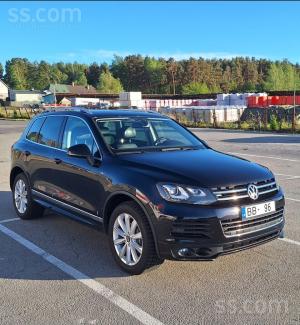 Melns Volkswagen Touareg 2012 Rīga, ar dzinēja tilpumu 3.00 L un nobraukumu 282 tūkst. km par 11900 €, foto  vietnē AUTOMOTO.COM.LV
