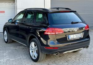 Melns Volkswagen Touareg 2012 Rīga, ar dzinēja tilpumu 3.00 L un nobraukumu 394 tūkst. km par 8350 €, foto 7 vietnē AUTOMOTO.COM.LV