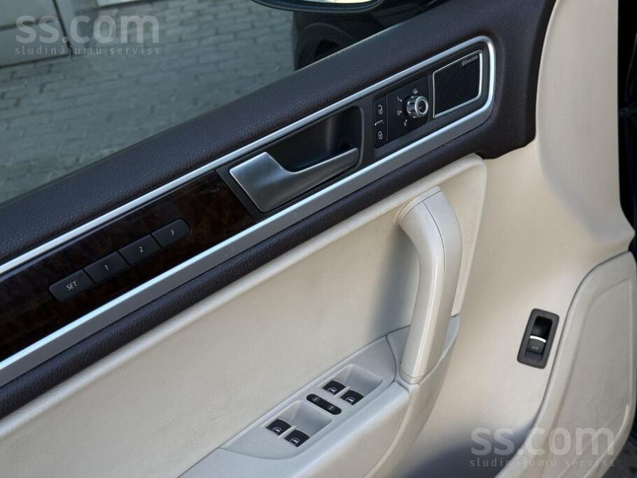 Melns Volkswagen Touareg 2012 Rīga, ar dzinēja tilpumu 3.00 L un nobraukumu 394 tūkst. km par 8350 €, foto 11 vietnē AUTOMOTO.COM.LV