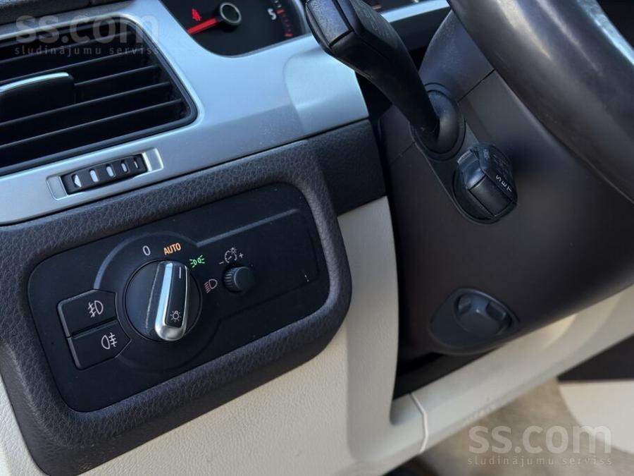 Melns Volkswagen Touareg 2012 Rīga, ar dzinēja tilpumu 3.00 L un nobraukumu 394 tūkst. km par 8350 €, foto 13 vietnē AUTOMOTO.COM.LV