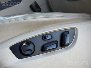Melns Volkswagen Touareg 2012 Rīga, ar dzinēja tilpumu 3.00 L un nobraukumu 394 tūkst. km par 8350 €, foto 14 vietnē AUTOMOTO.COM.LV