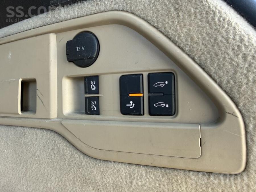 Melns Volkswagen Touareg 2012 Rīga, ar dzinēja tilpumu 3.00 L un nobraukumu 394 tūkst. km par 8350 €, foto 24 vietnē AUTOMOTO.COM.LV