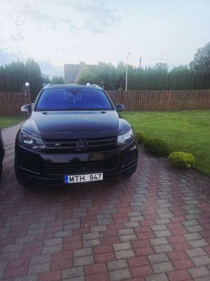 Melns Volkswagen Touareg 2012 Viļņa, ar dzinēja tilpumu 3.00 L un nobraukumu 309 tūkst. km par 9999 €, foto 3 vietnē AUTOMOTO.COM.LV