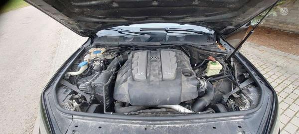 Melns Volkswagen Touareg 2012 Viļņa, ar dzinēja tilpumu 3.00 L un nobraukumu 309 tūkst. km par 9999 €, foto 9 vietnē AUTOMOTO.COM.LV