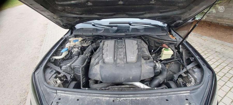 Melns Volkswagen Touareg 2012 Viļņa, ar dzinēja tilpumu 3.00 L un nobraukumu 309 tūkst. km par 9999 €, foto 10 vietnē AUTOMOTO.COM.LV
