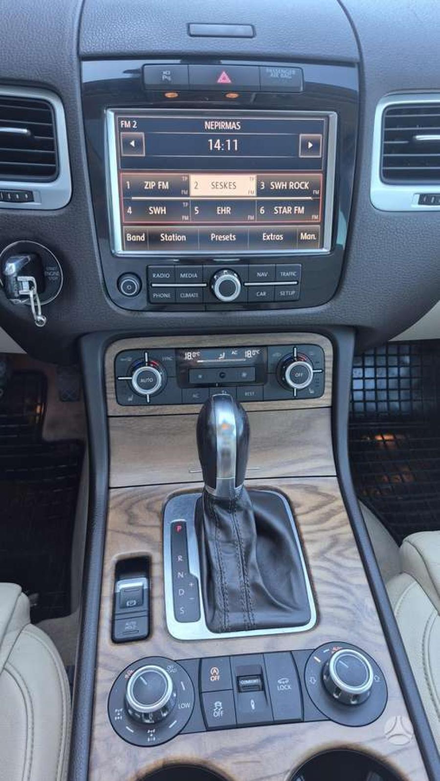 Melns Volkswagen Touareg 2012 Klaipėda, ar dzinēja tilpumu 2.97 L un nobraukumu 399 tūkst. km par 7650 €, foto 22 vietnē AUTOMOTO.COM.LV