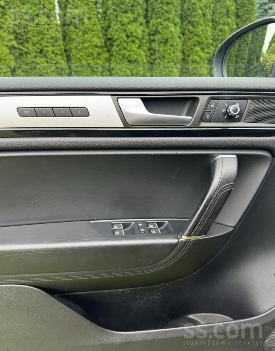 Melns Volkswagen Touareg 2012 Rīga, ar dzinēja tilpumu 3.00 L un nobraukumu 226 tūkst. km par 12700 €, foto 11 vietnē AUTOMOTO.COM.LV