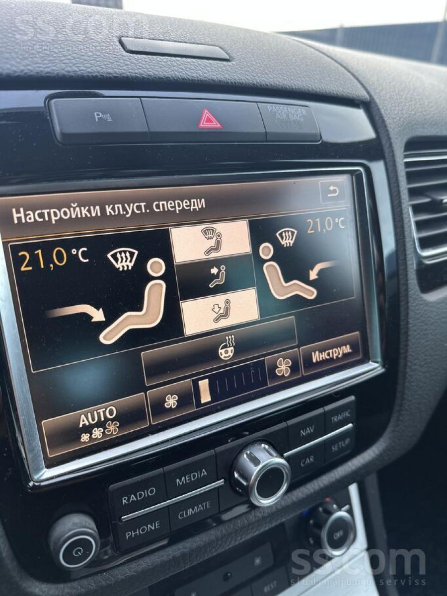 Melns Volkswagen Touareg 2012 Rīga, ar dzinēja tilpumu 3.00 L un nobraukumu 226 tūkst. km par 12700 €, foto 12 vietnē AUTOMOTO.COM.LV